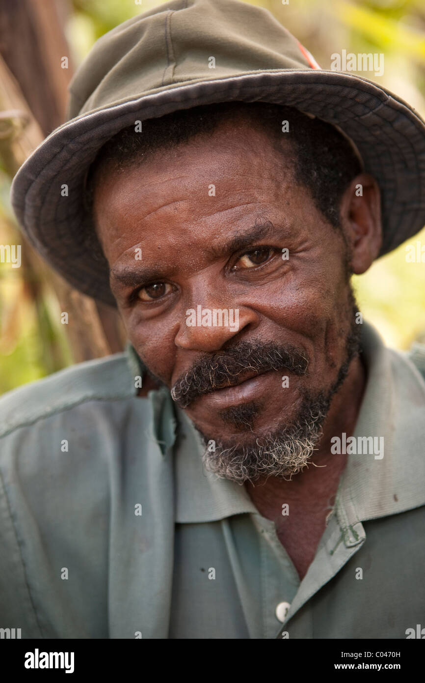 Haitian man hi-res stock photography and images - Alamy