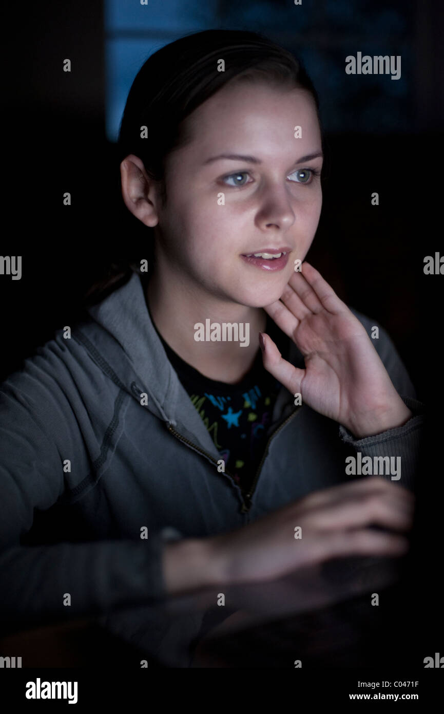Teen computer reaction teenager hi-res stock photography and images - Alamy