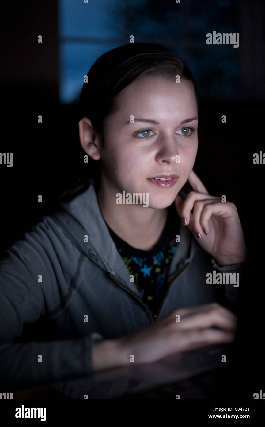 Teen computer reaction teenager hi-res stock photography and images - Alamy