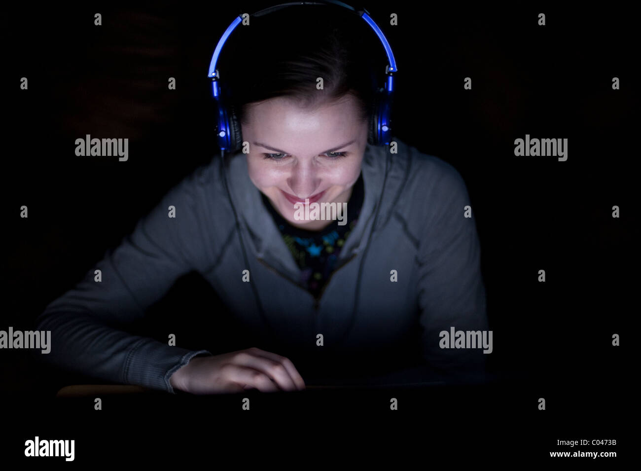 Teen computer reaction teenager hi-res stock photography and images - Alamy