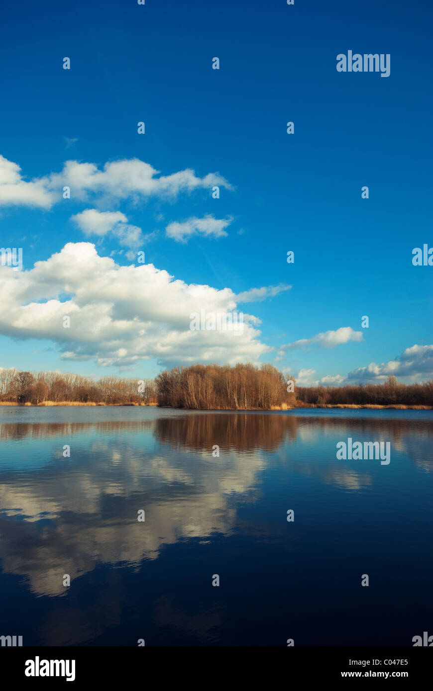 Das Bild zeigt eine Landschaft im Herbst. The picture shows a landscape ...