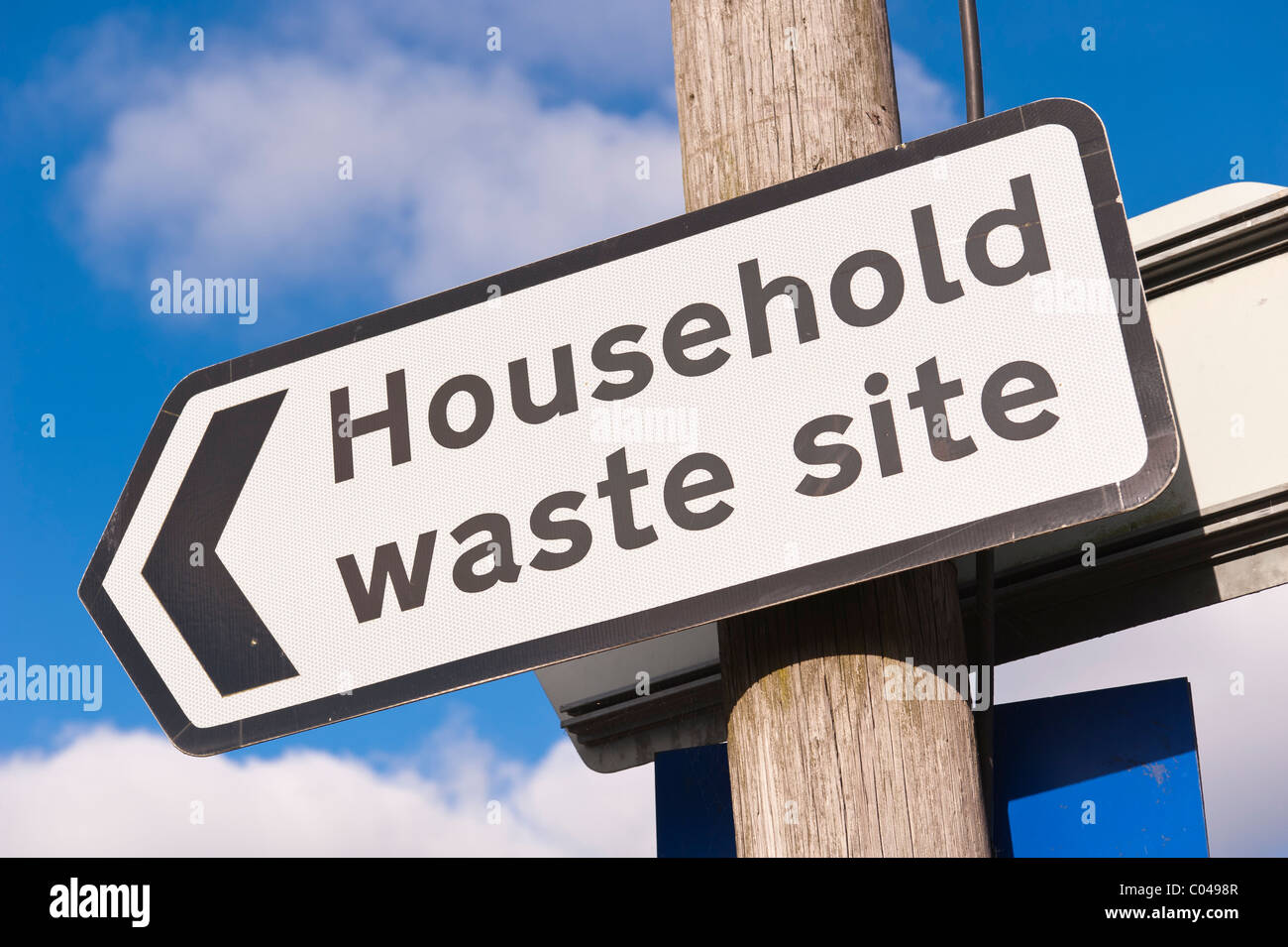 Household waste site dump notice sign signs hi-res stock photography ...