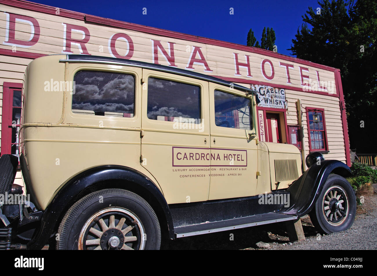 Cardrona Pub High Resolution Stock Photography and Images - Alamy