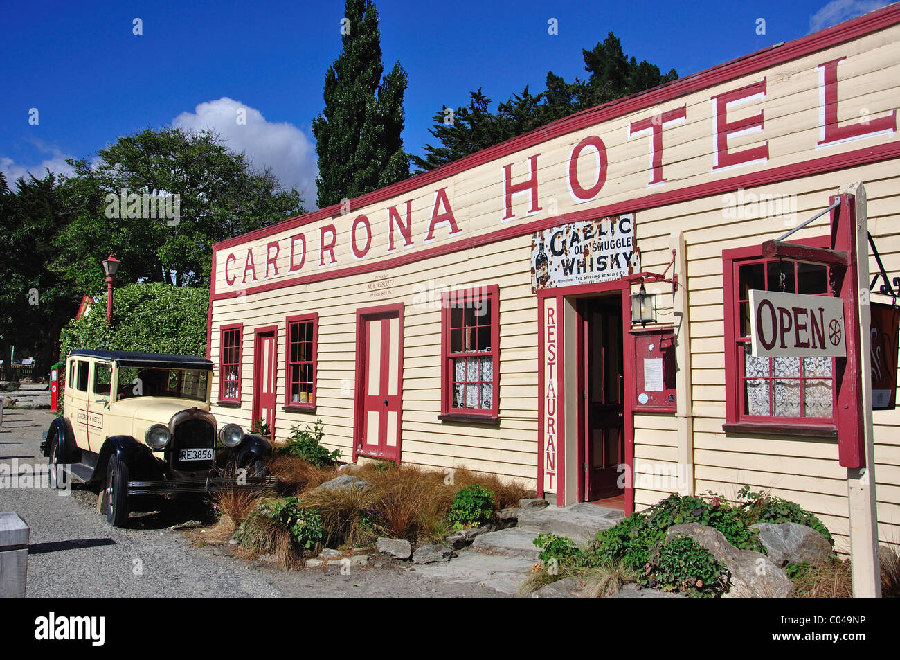 Cardrona Pub High Resolution Stock Photography and Images - Alamy