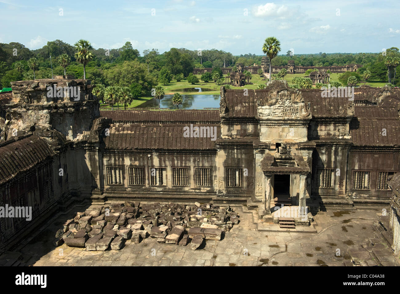 Top level angkor wat hi-res stock photography and images - Alamy