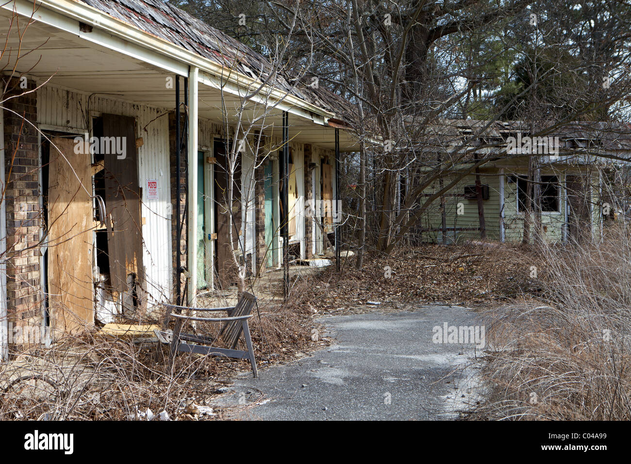 Abandoned motel hi-res stock photography and images - Alamy
