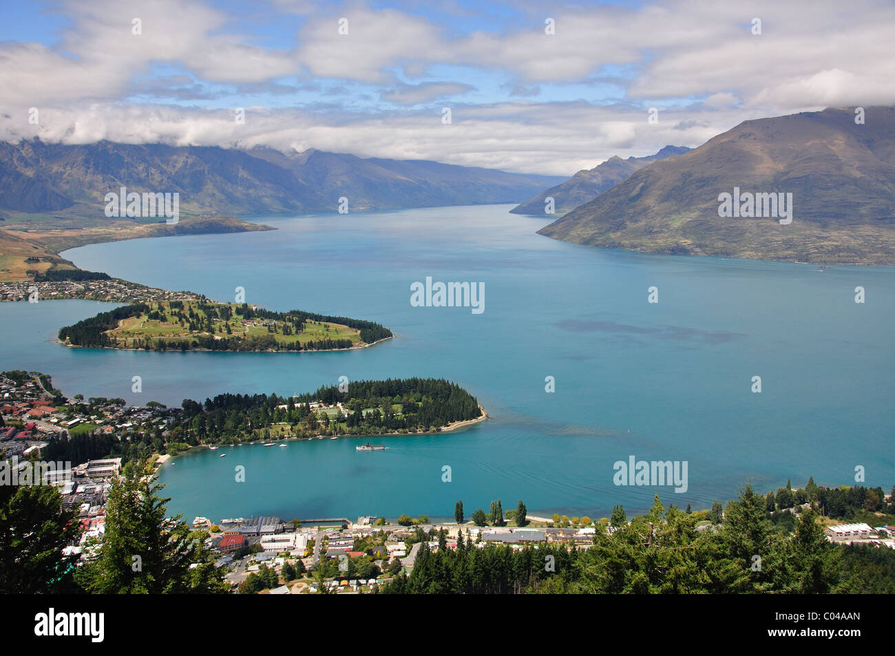 Queenstown lake wakatipu lookout hi-res stock photography and images ...