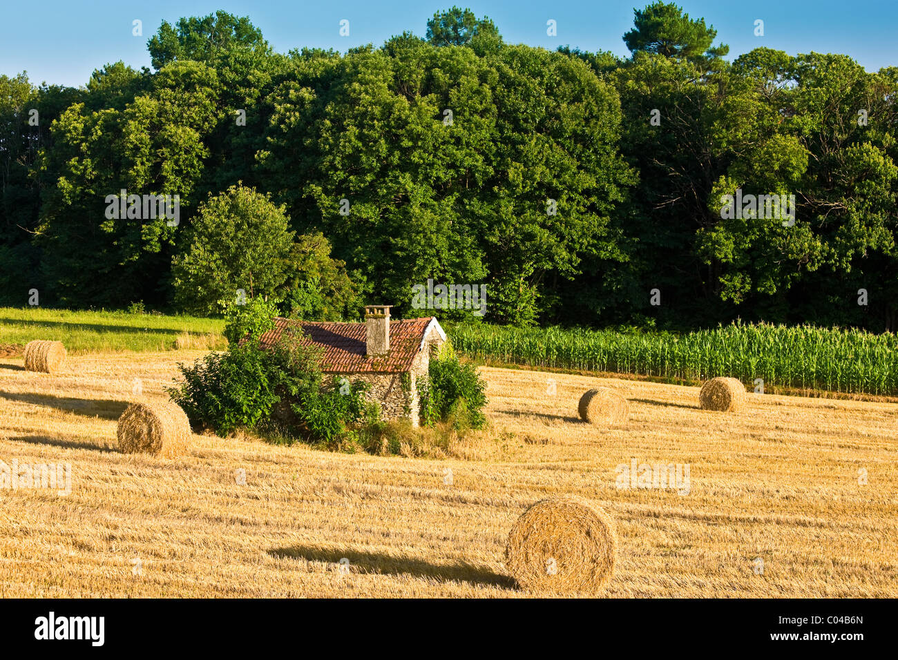 Old french barn hi-res stock photography and images - Alamy