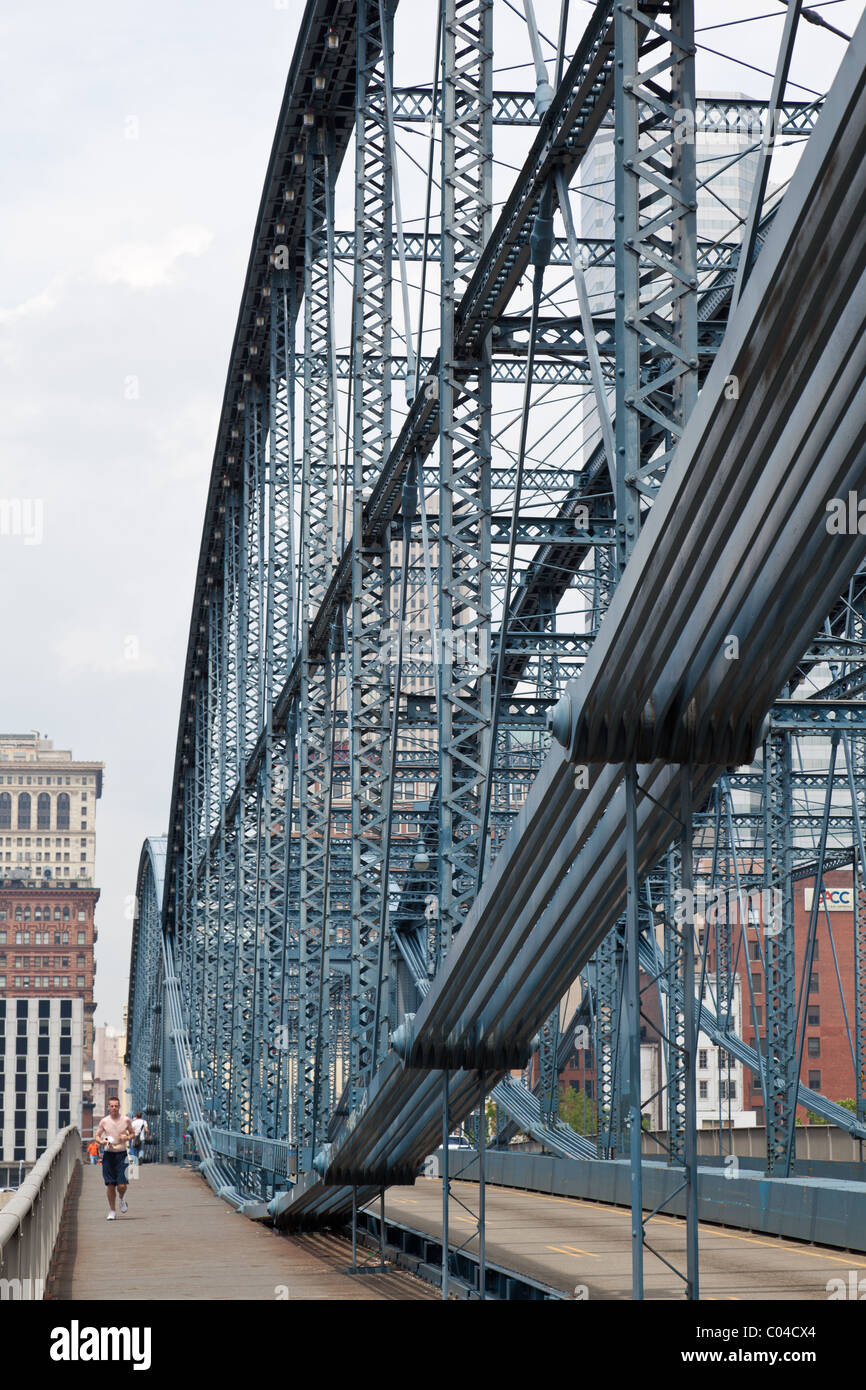 The Smithfield Street Bridge crossing the Monongahela River in ...