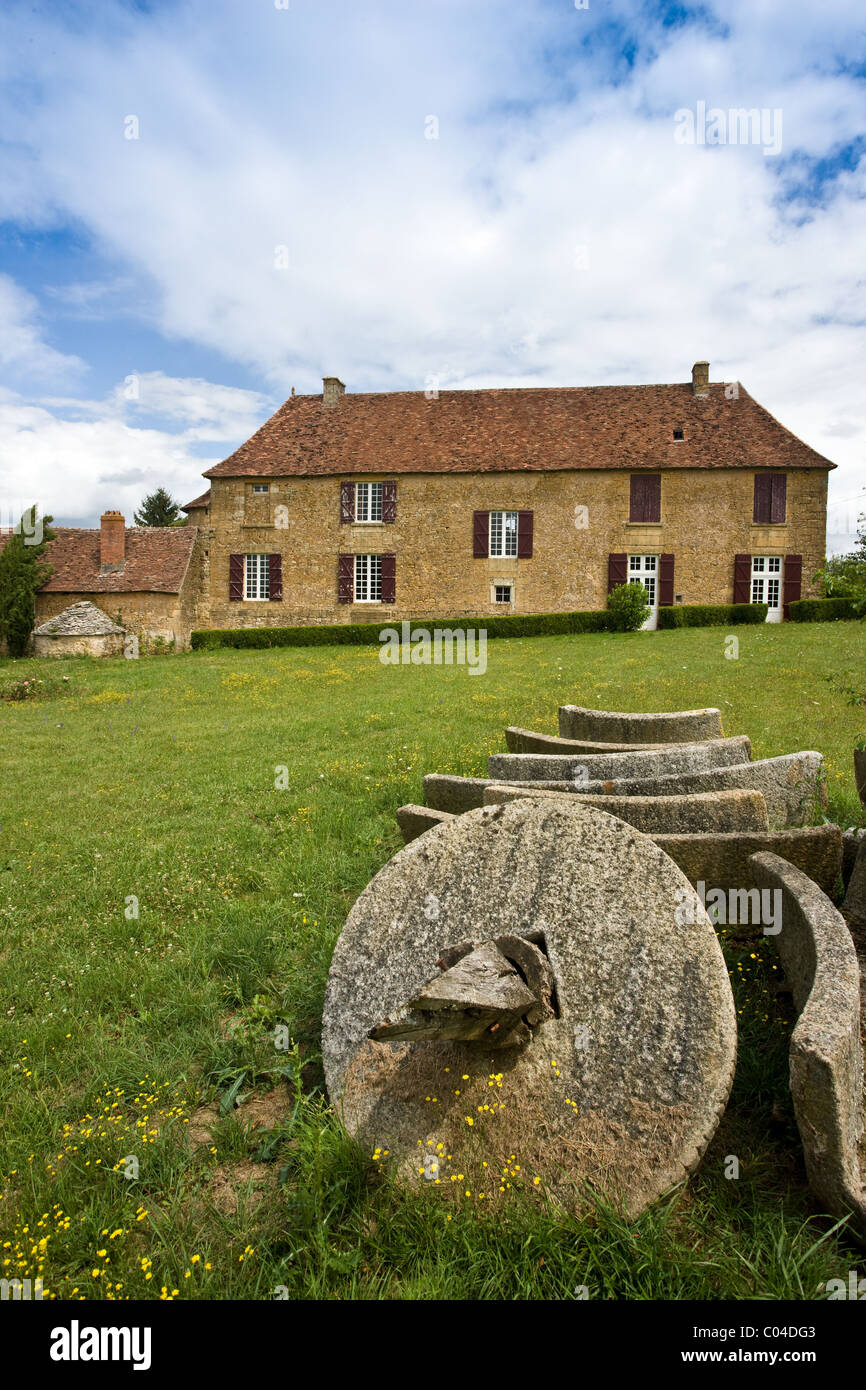 French farmhouse hi-res stock photography and images - Alamy