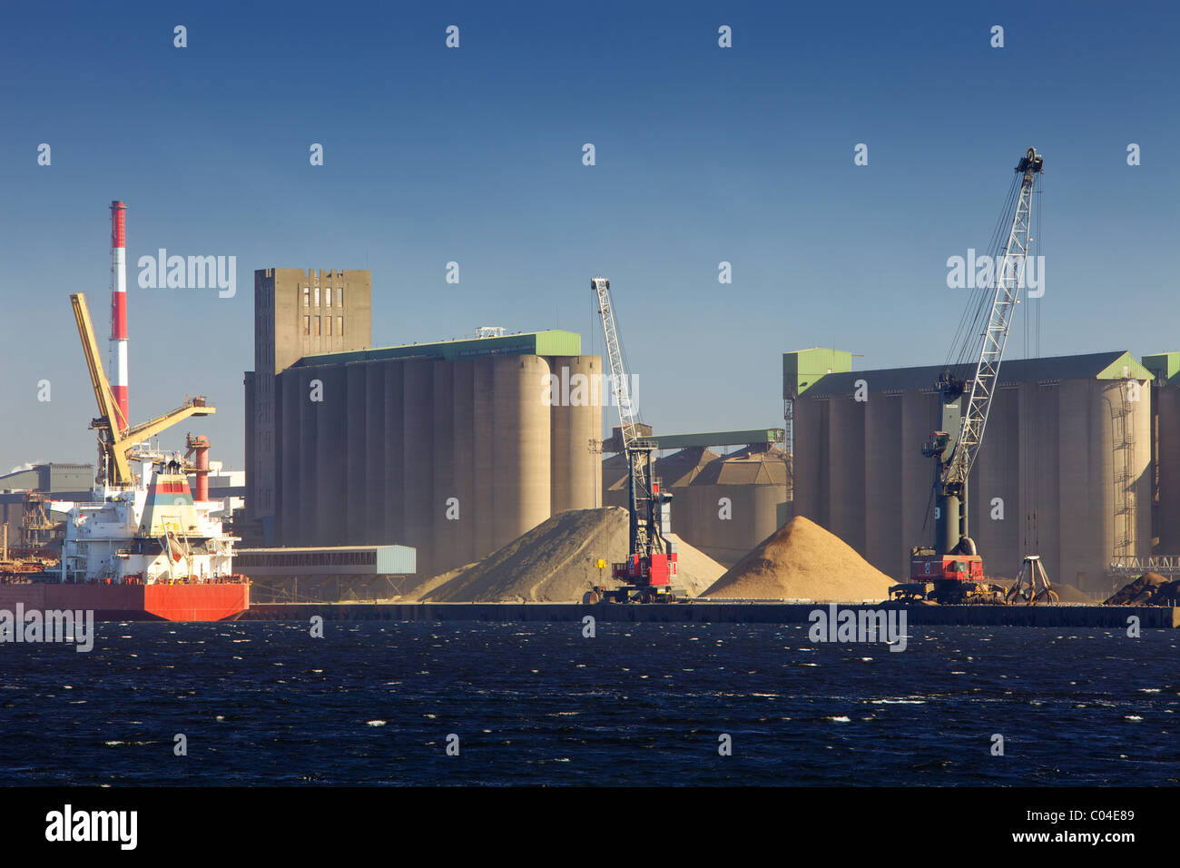 Sea ship oil tanks hi-res stock photography and images - Alamy