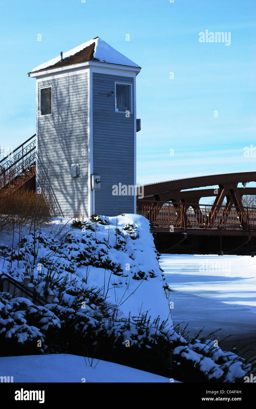 Lift bridges hi-res stock photography and images - Alamy