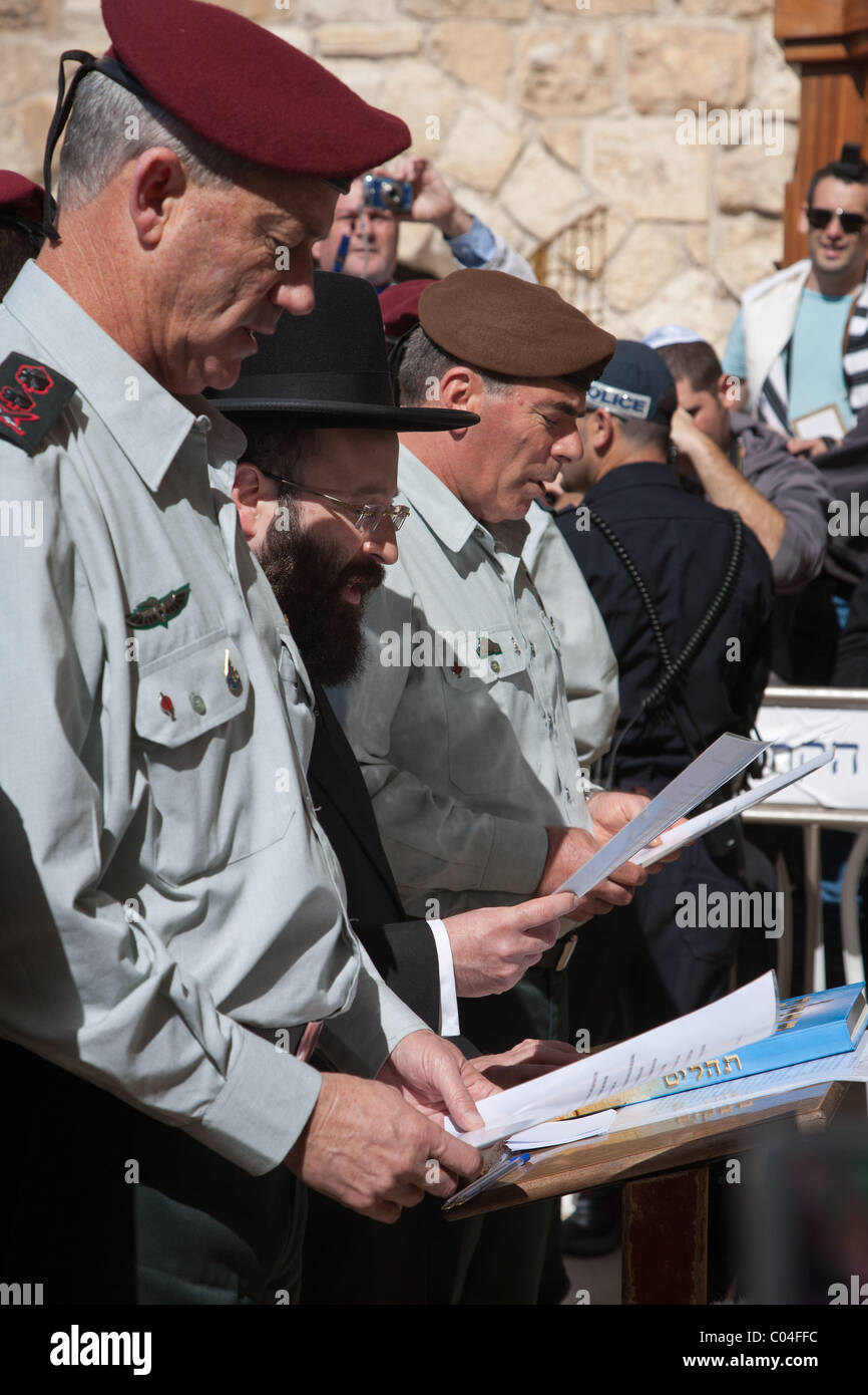 New IDF Chief of Staff, Benny Gantz, Prays for Devine Support at The ...