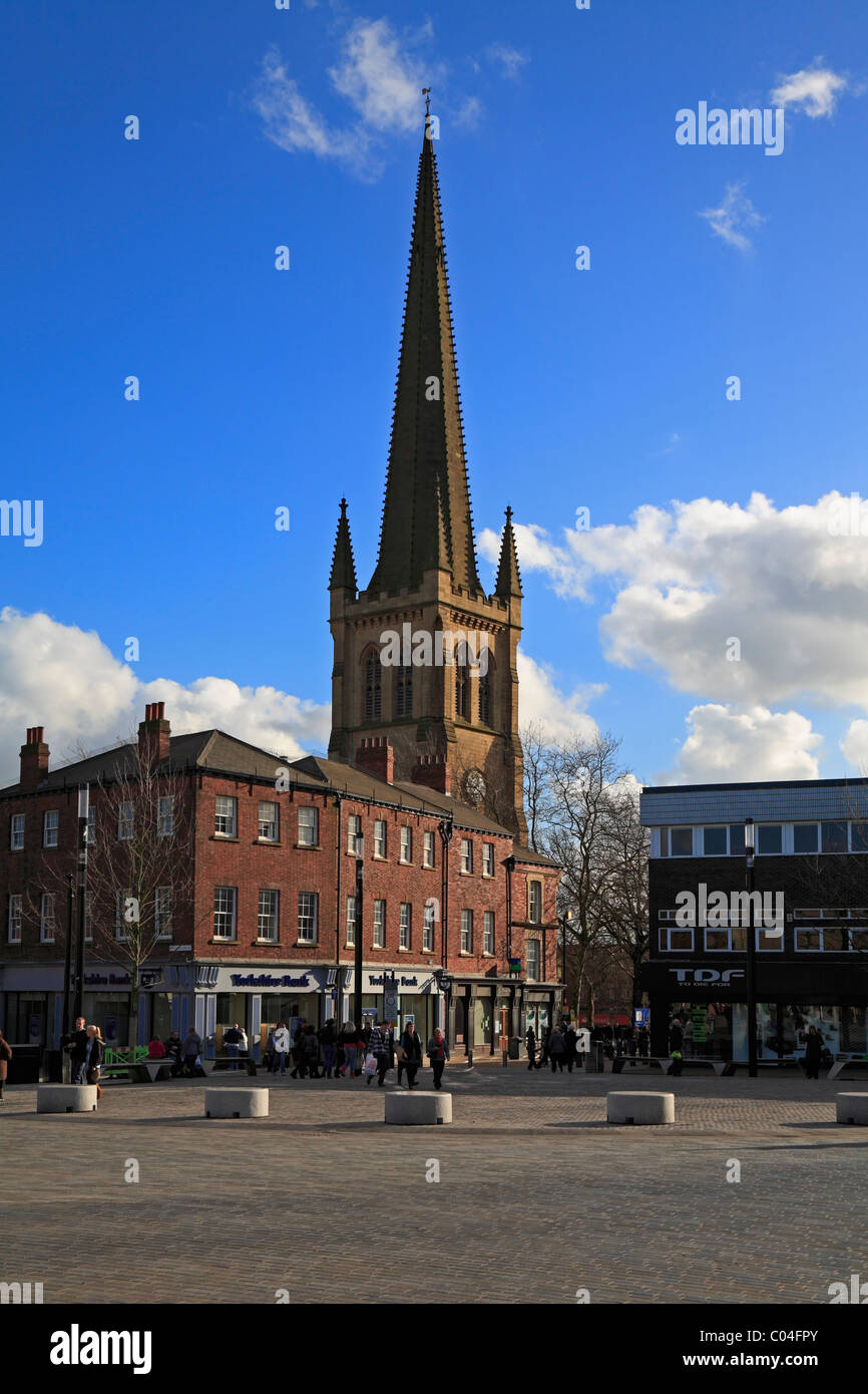 The Bull Ring and Cathedral, Wakefield, West Yorkshire, England, UK ...