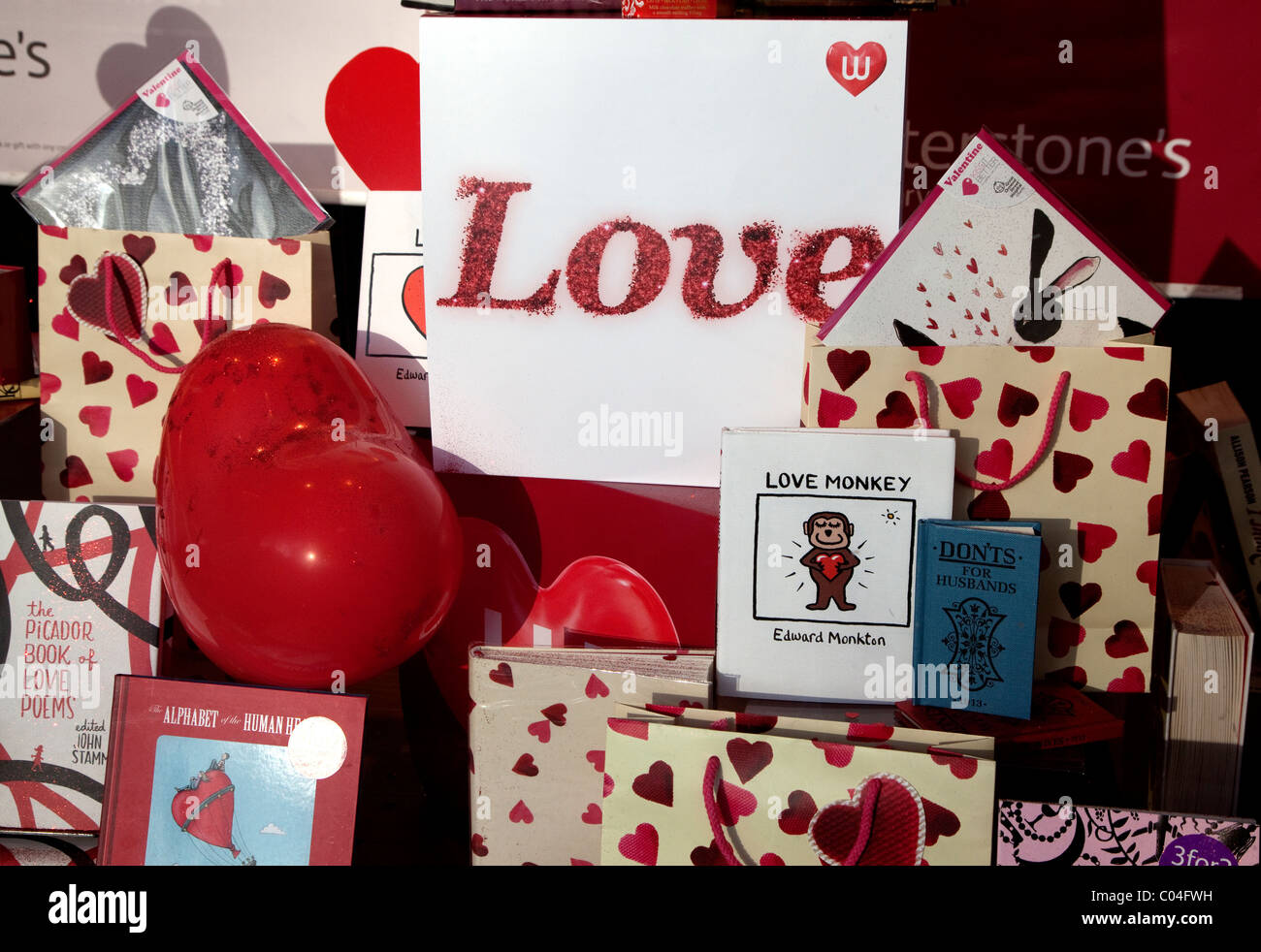 Valentine's Day window display in London bookshop Stock Photo - Alamy
