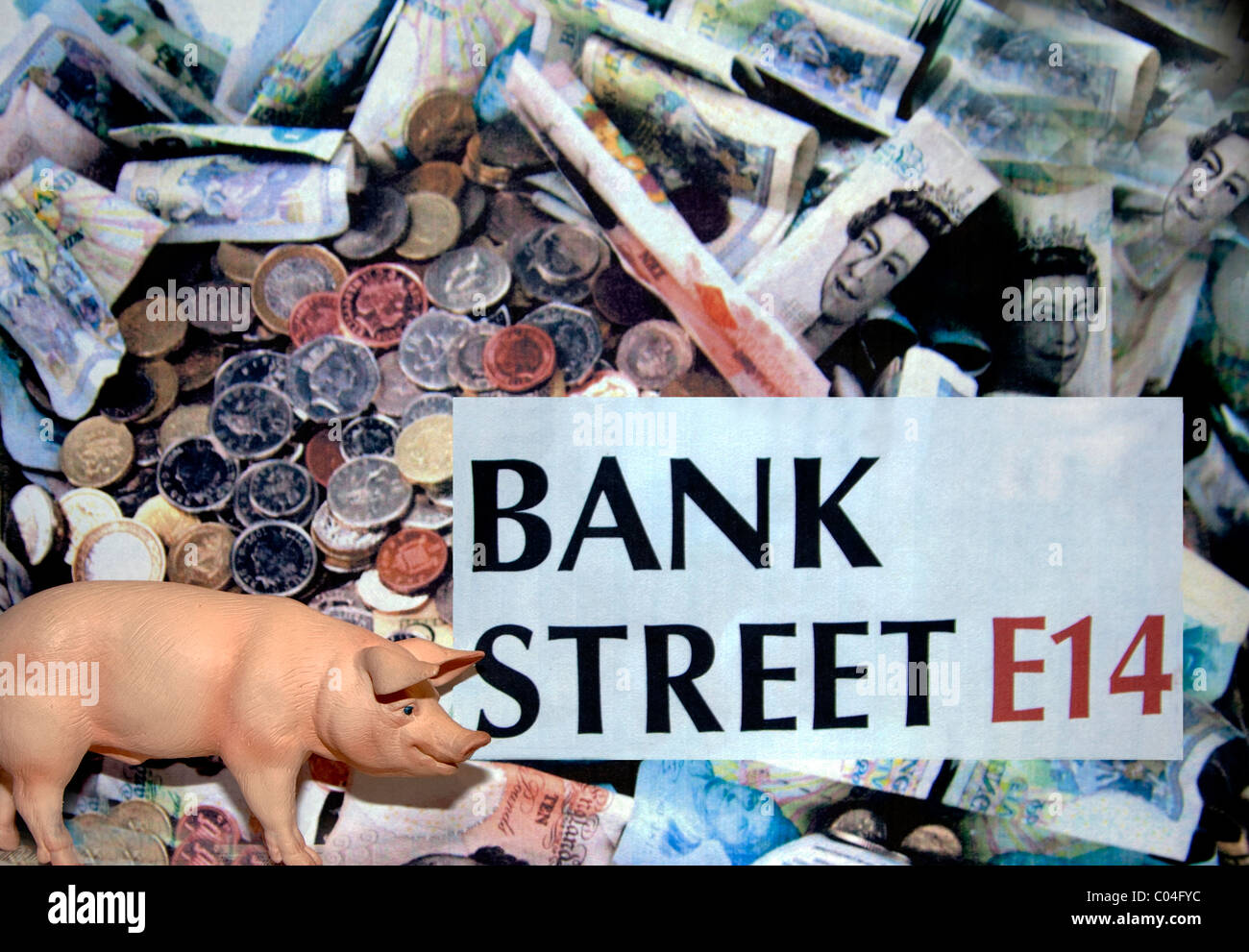 Pig in Bank Street, Canary Wharf, London Stock Photo - Alamy