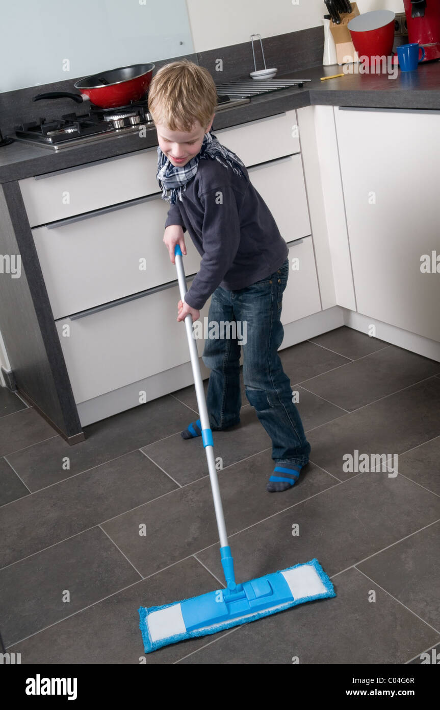 Mopping floor child hi-res stock photography and images - Alamy