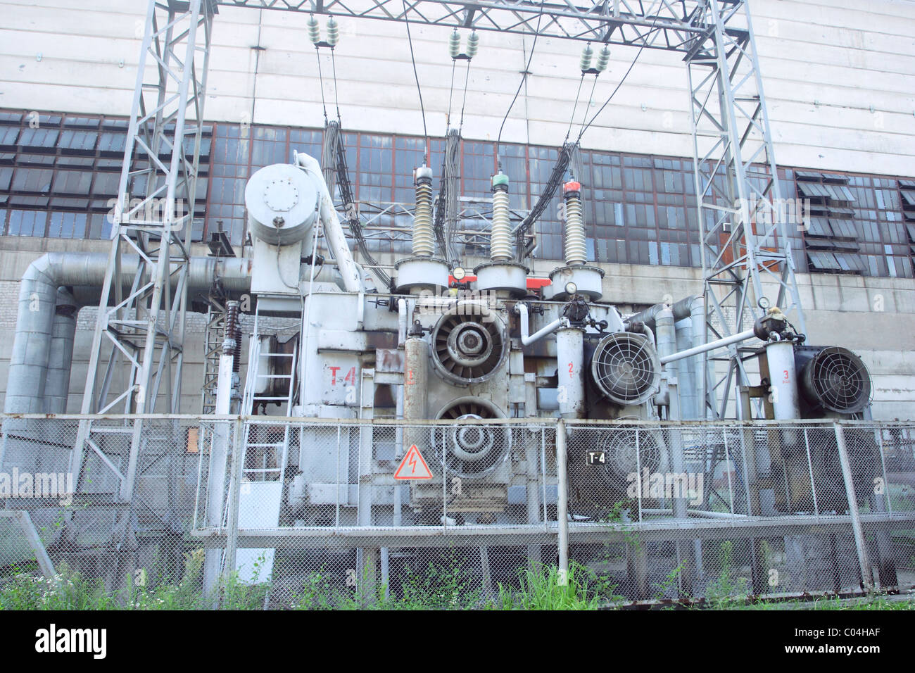 increasinging transformer. raises voltage with 6000 to 110000 volts ...