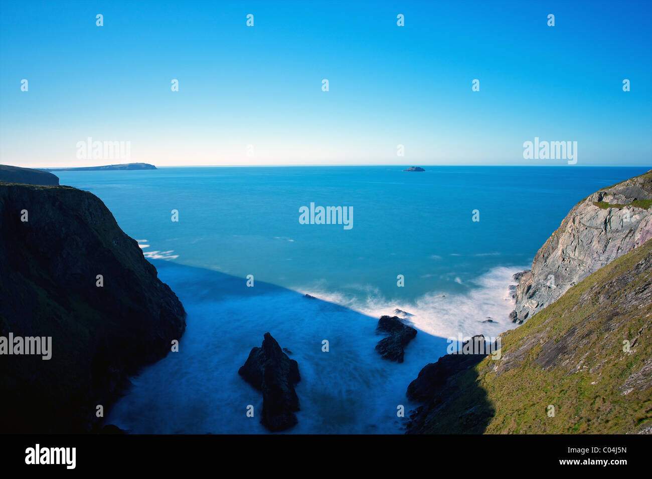 Gulland rock cornwall hi-res stock photography and images - Alamy
