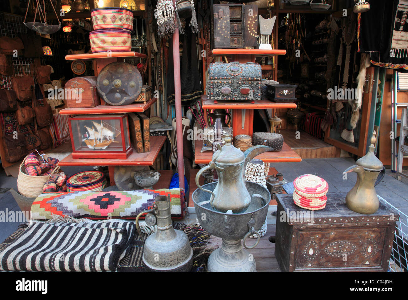 Qatar, Doha, Souq Waqif, handicraft shop Stock Photo - Alamy