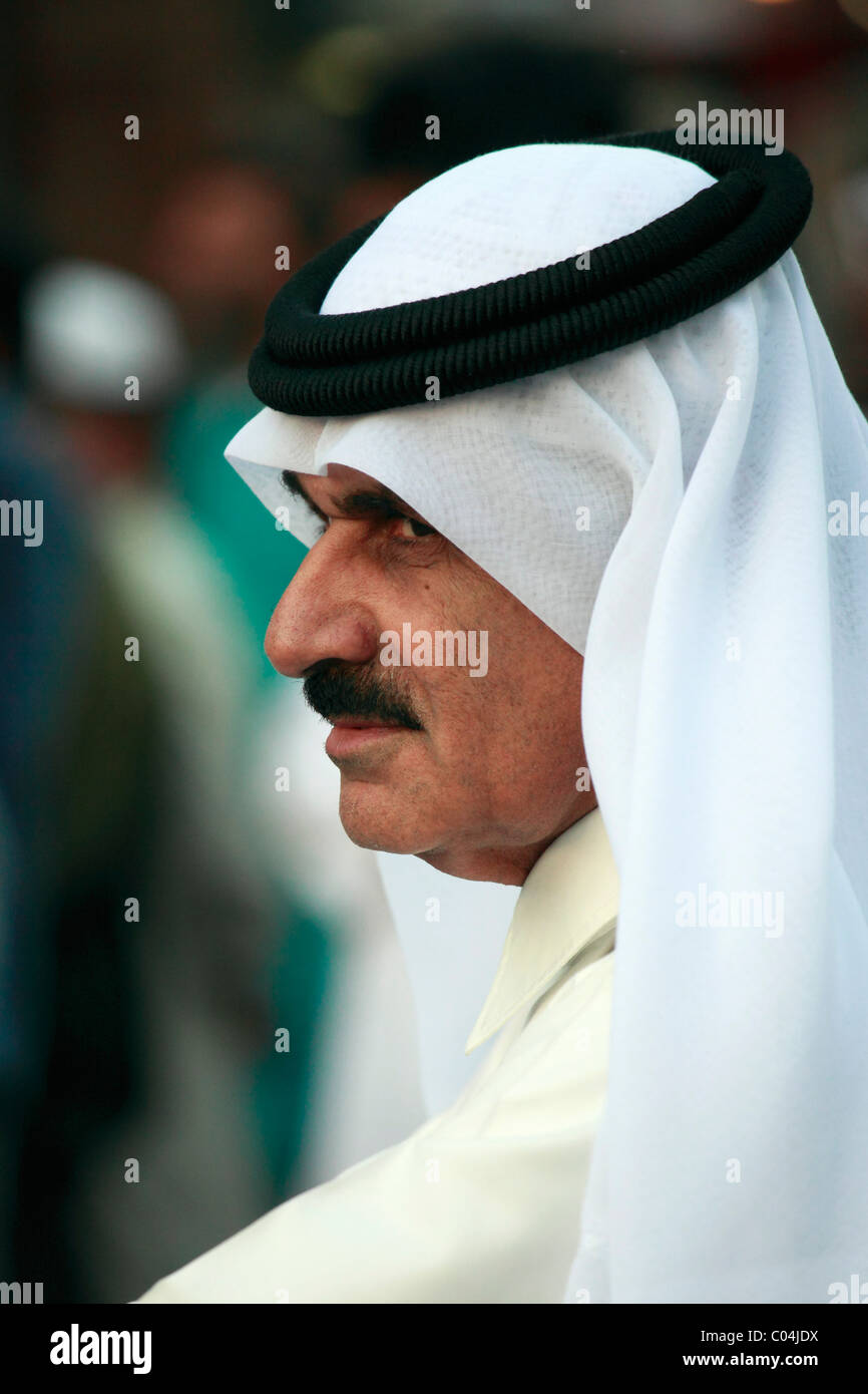 Qatar doha man hi-res stock photography and images - Alamy