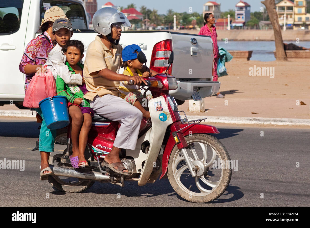 Overloaded motorcycle hi-res stock photography and images - Alamy