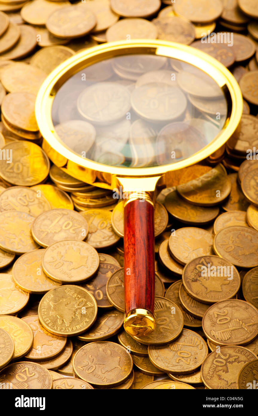 Magnifyin hi-res stock photography and images - Alamy