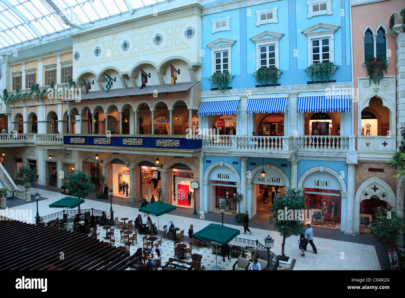 Mercato shopping mall dubai hi-res stock photography and images - Alamy