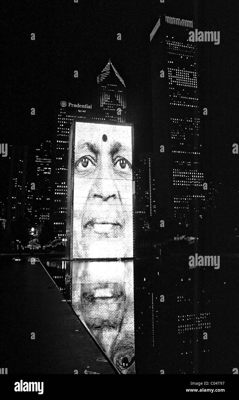 The glowing faces of Millennium Park in Chicago, Illinois Stock Photo ...