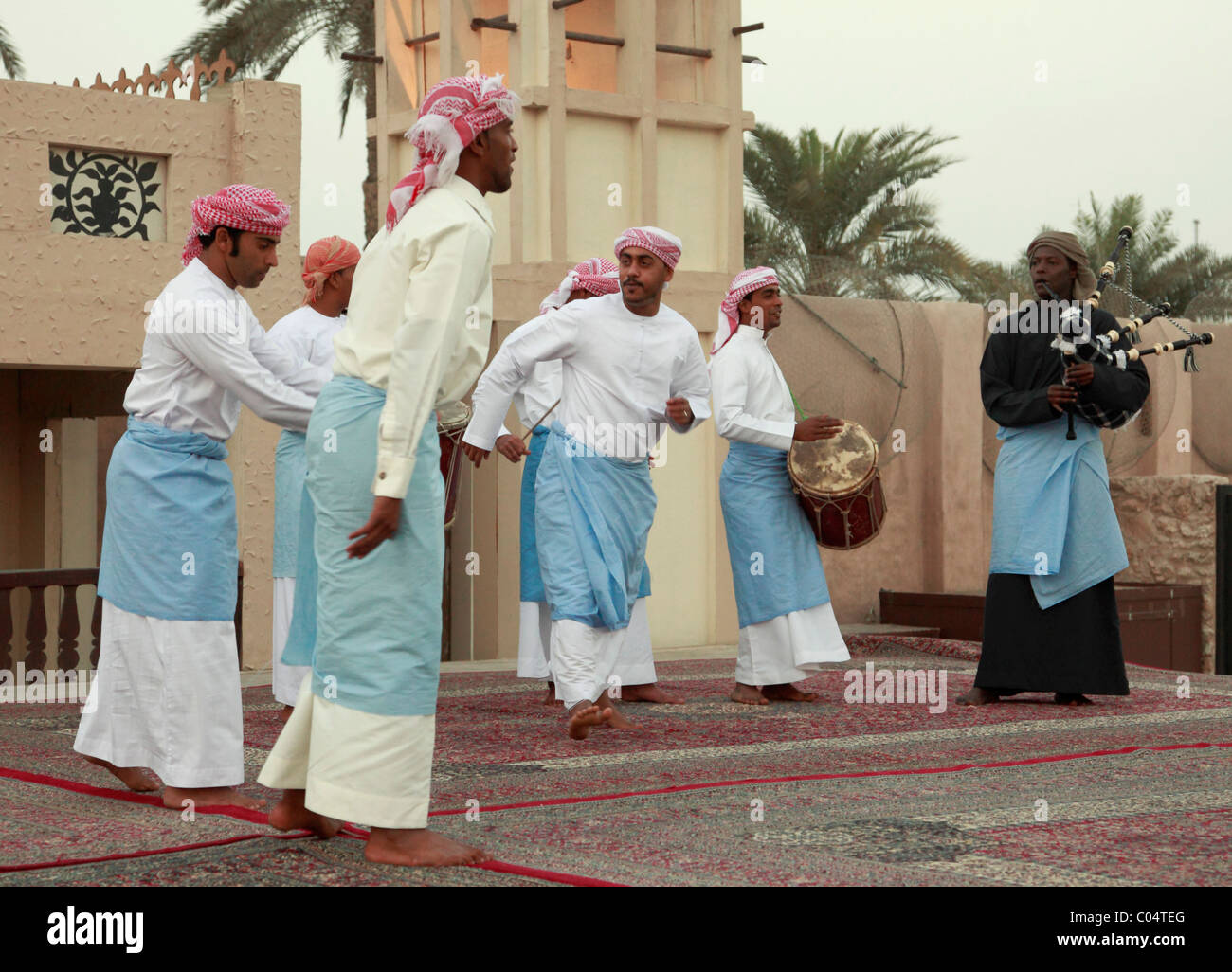 United Arab Emirates, Dubai, dancers, musicians Stock Photo - Alamy