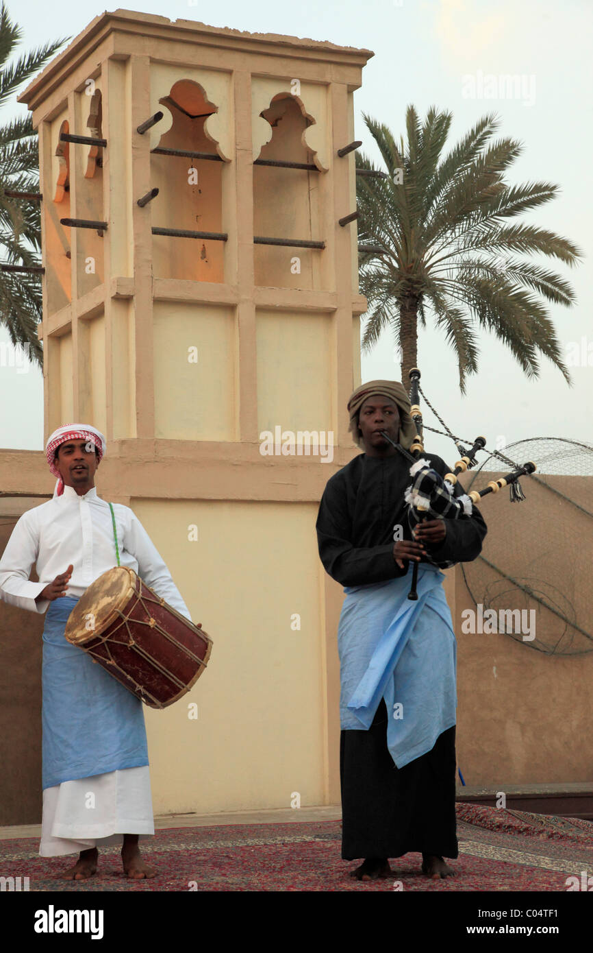 United Arab Emirates, Dubai, musicians Stock Photo - Alamy