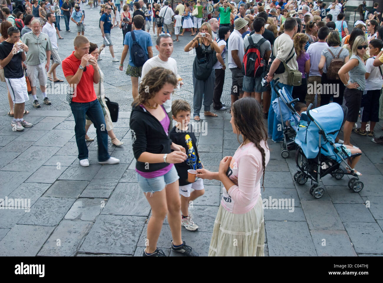 Gypsy at Piazza Duomo,Firenze (Florence), Unesco World Heritage Site ...