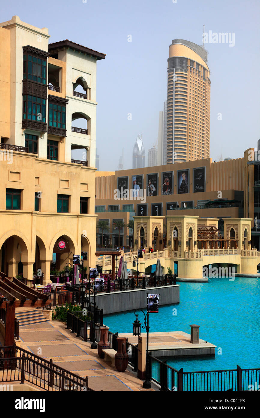 Street scene dubai hi-res stock photography and images - Alamy