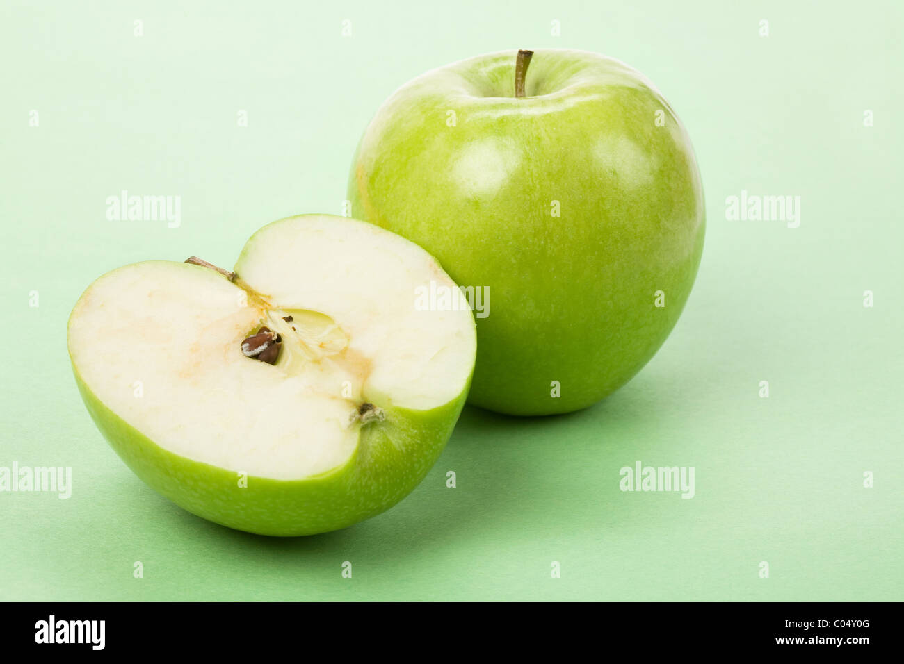 Green Apple close up shot Stock Photo - Alamy
