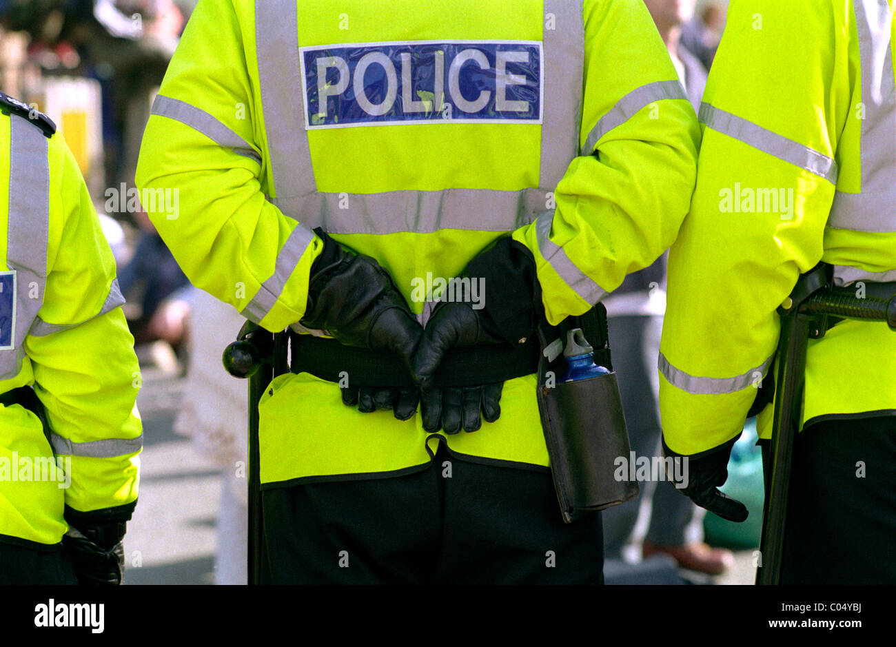 Cambridge police officers hi-res stock photography and images - Alamy