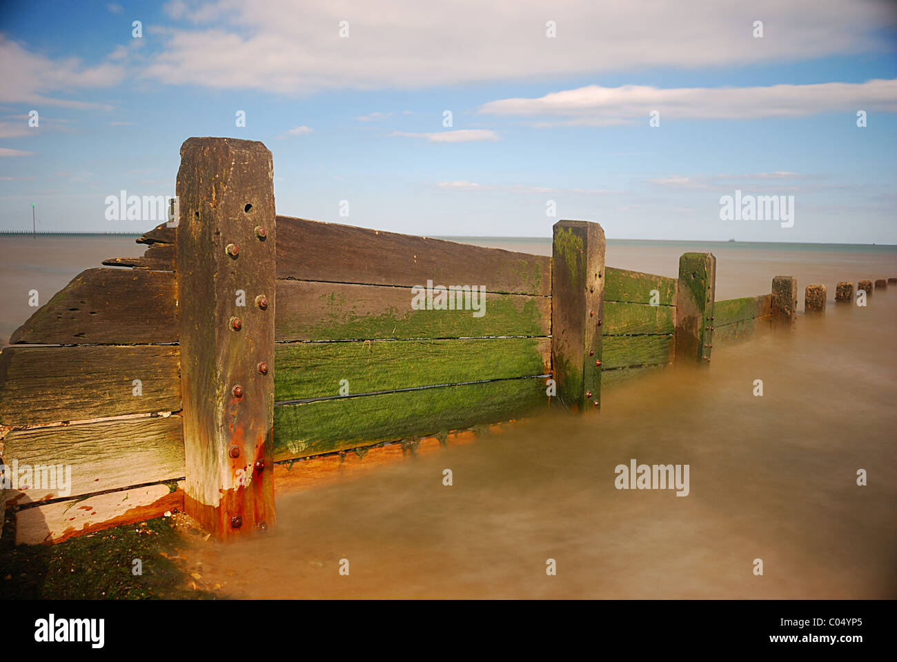 Seaweed stained Groyne at Shoeburyness Stock Photo - Alamy