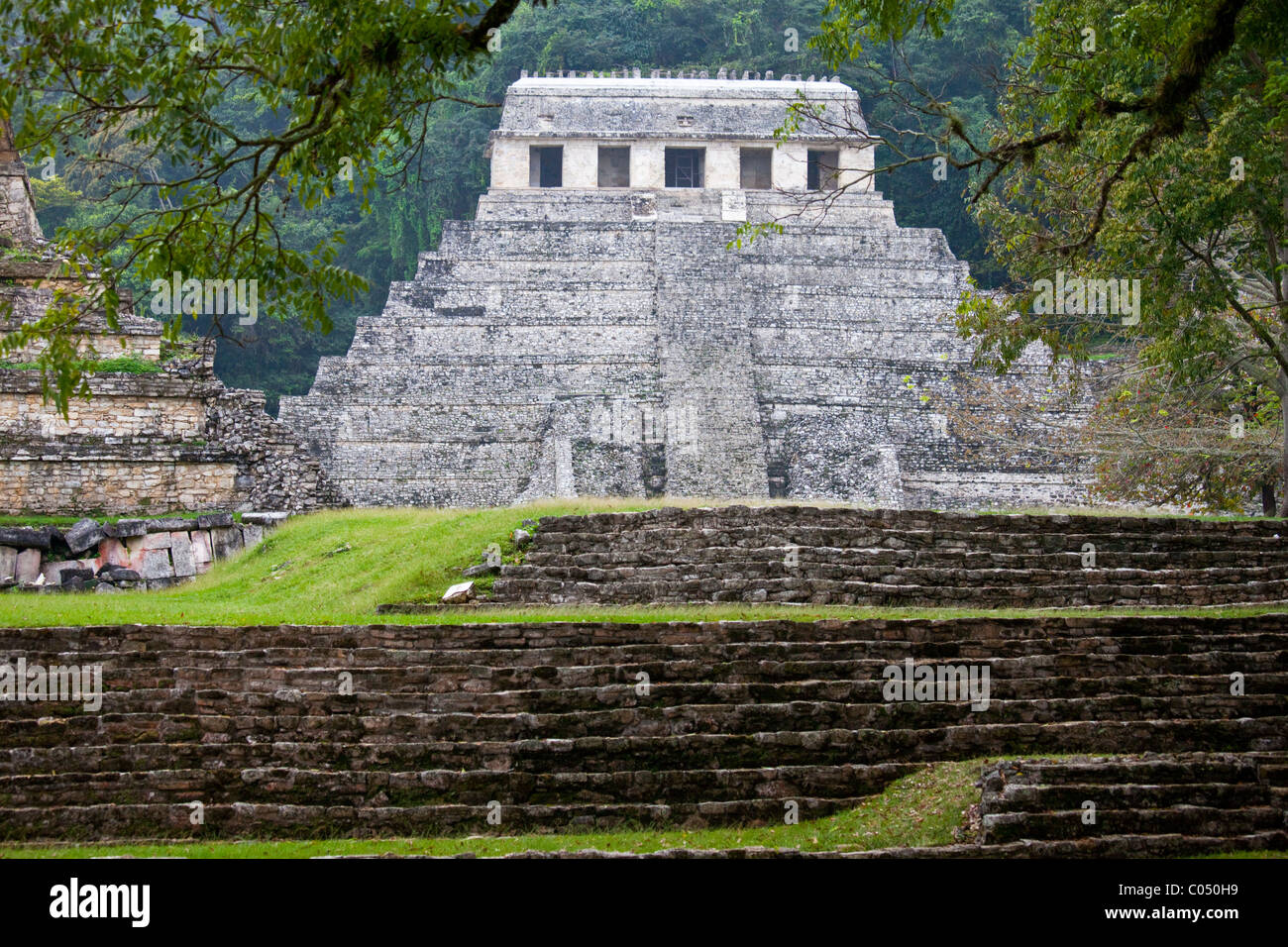 Palenque mexico temple hi-res stock photography and images - Alamy