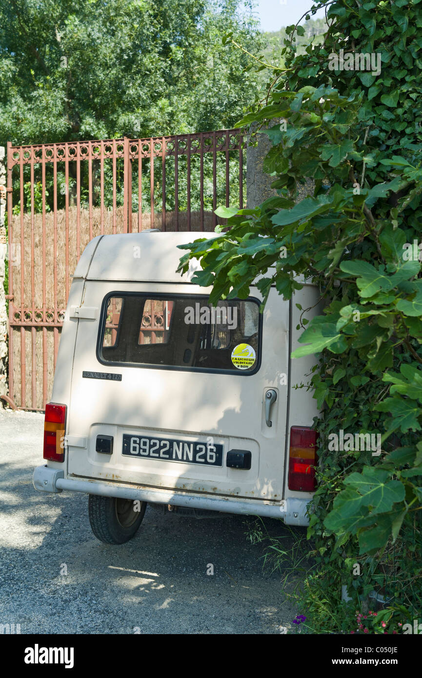 Renault van hi-res stock photography and images - Alamy