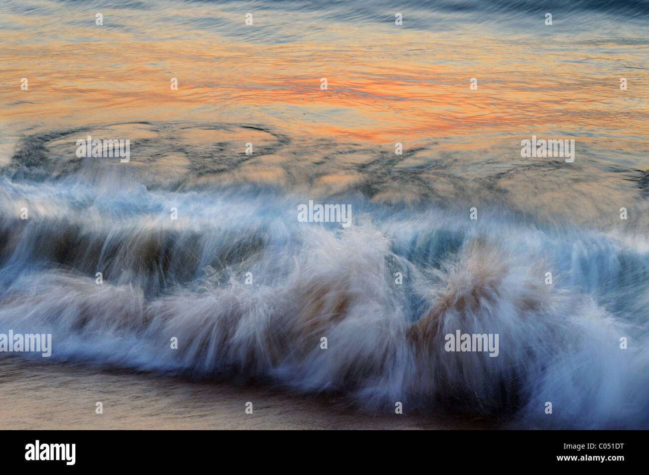Breaking sea waves hi-res stock photography and images - Alamy