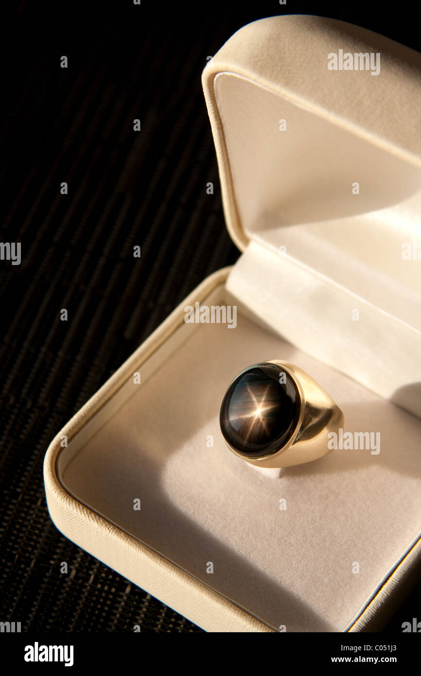 Star Sapphire Ring inside Box Stock Photo - Alamy