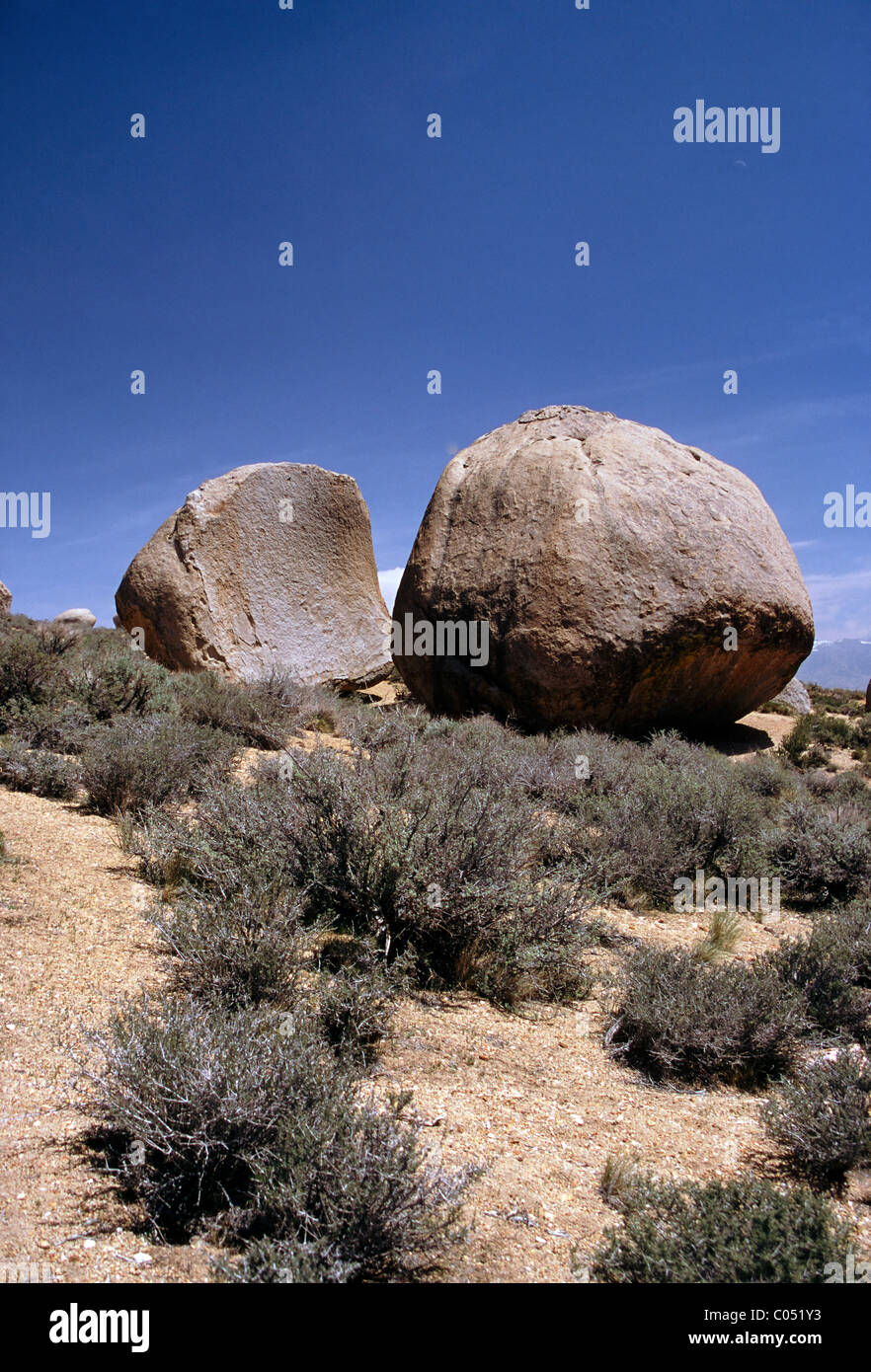 Large split boulder formation, The Buttermilks, near Bishop, California ...