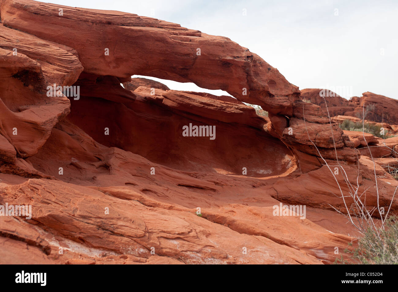 A small sandstone arch in Nevada's Valley of Fire State Park Stock ...