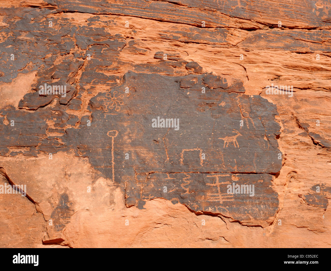 Petroglyphs along the Mouse Tank trail in Nevada's Valley of Fire State ...