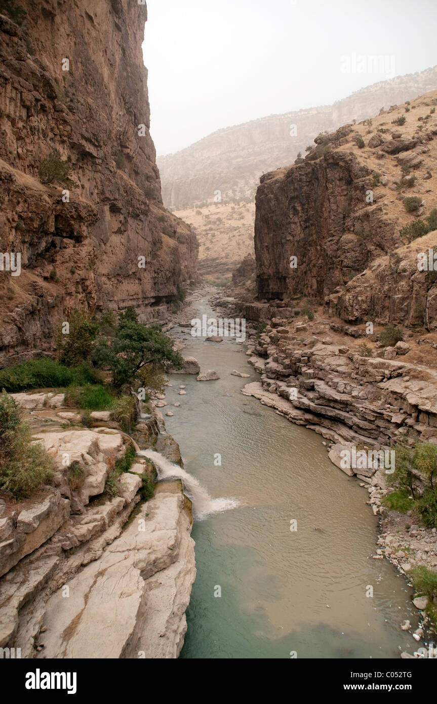 A view of the Gali Ali Beg Canyon and the Choman River during a ...