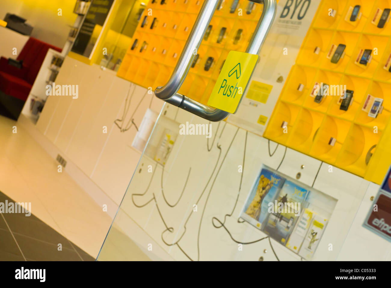 Mobile cell phone store sign hi-res stock photography and images - Alamy