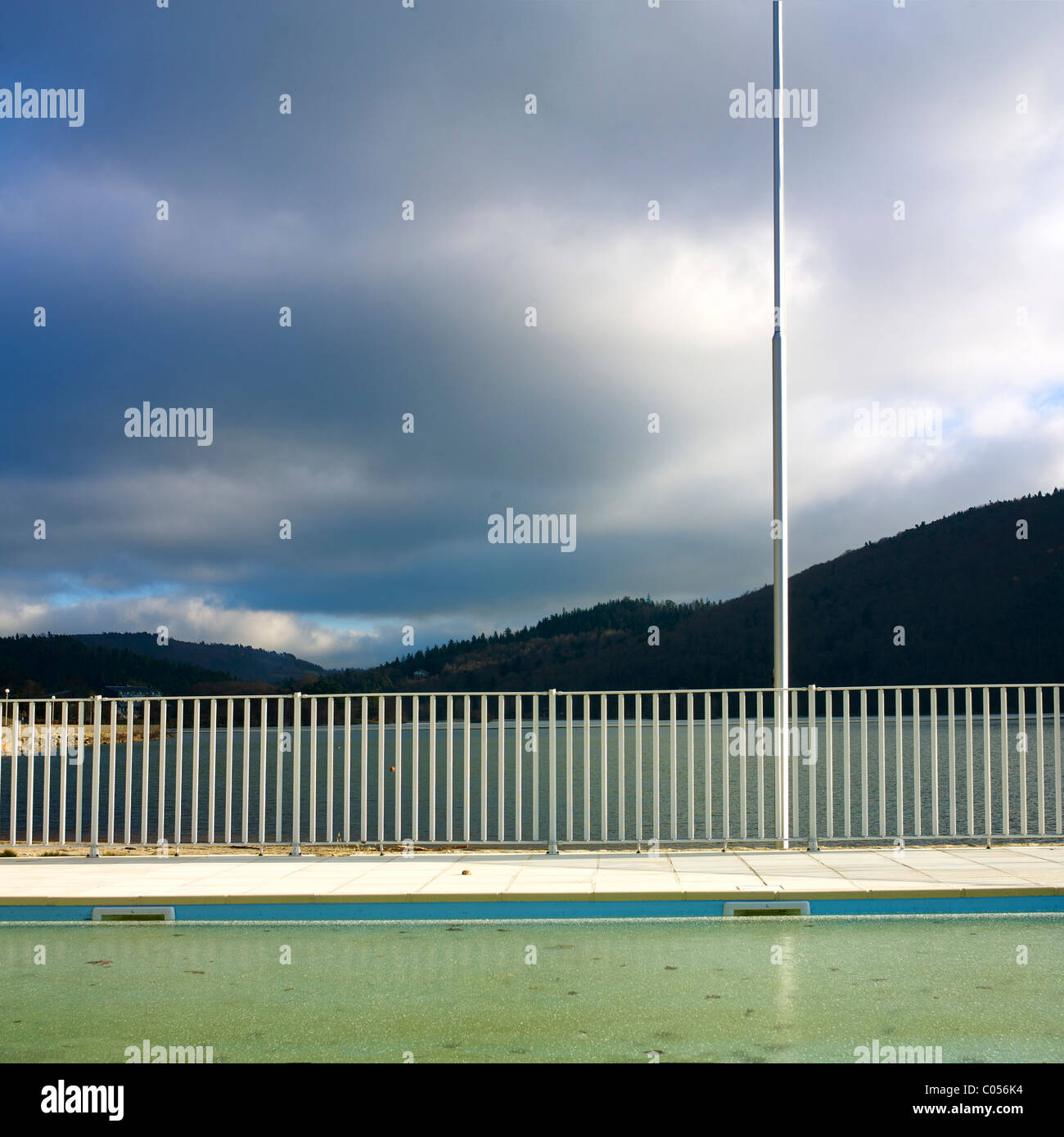 Front parapet hi-res stock photography and images - Alamy