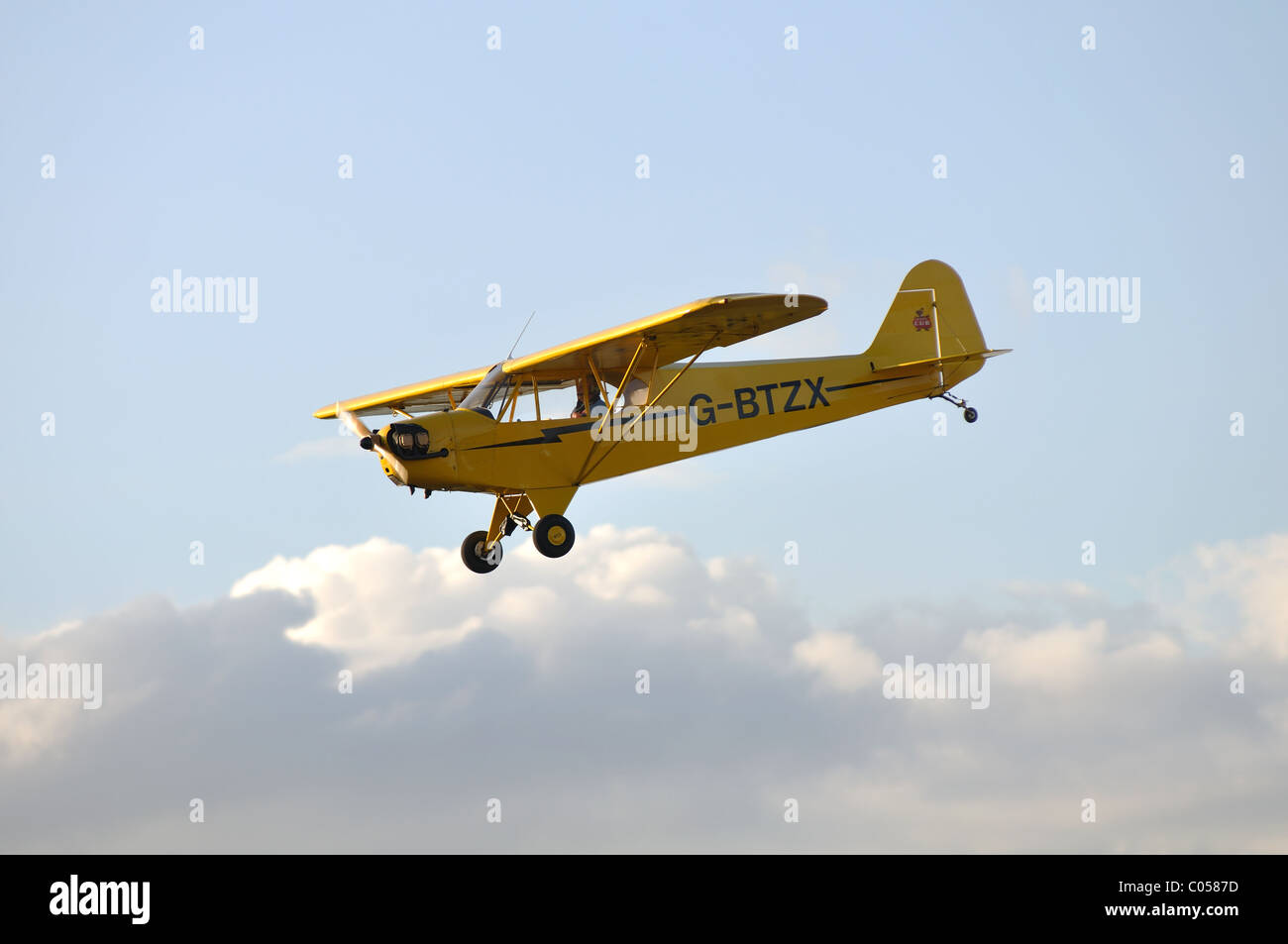 Piper cub hi-res stock photography and images - Alamy