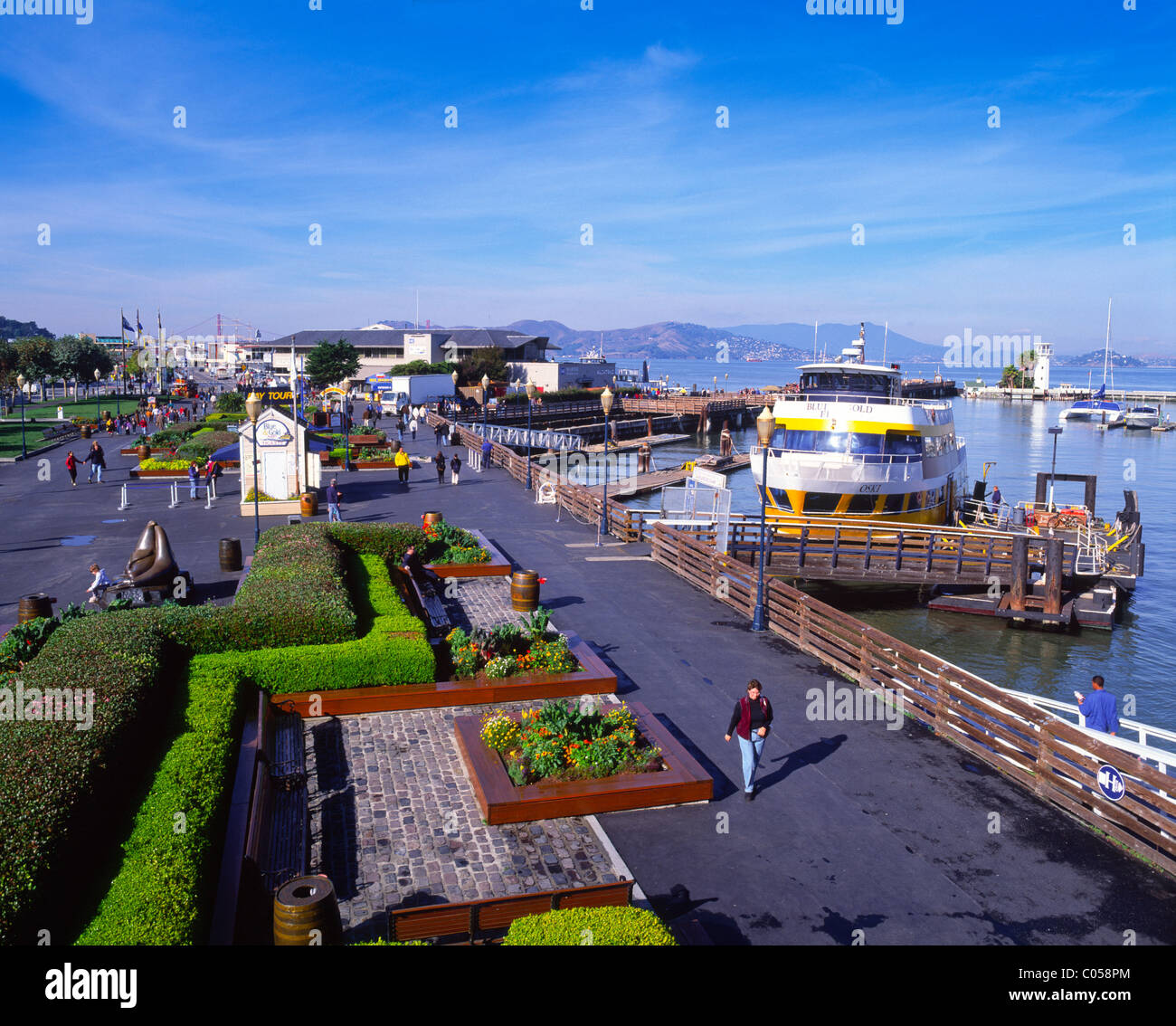 San francisco waterfront promenade hi-res stock photography and images ...