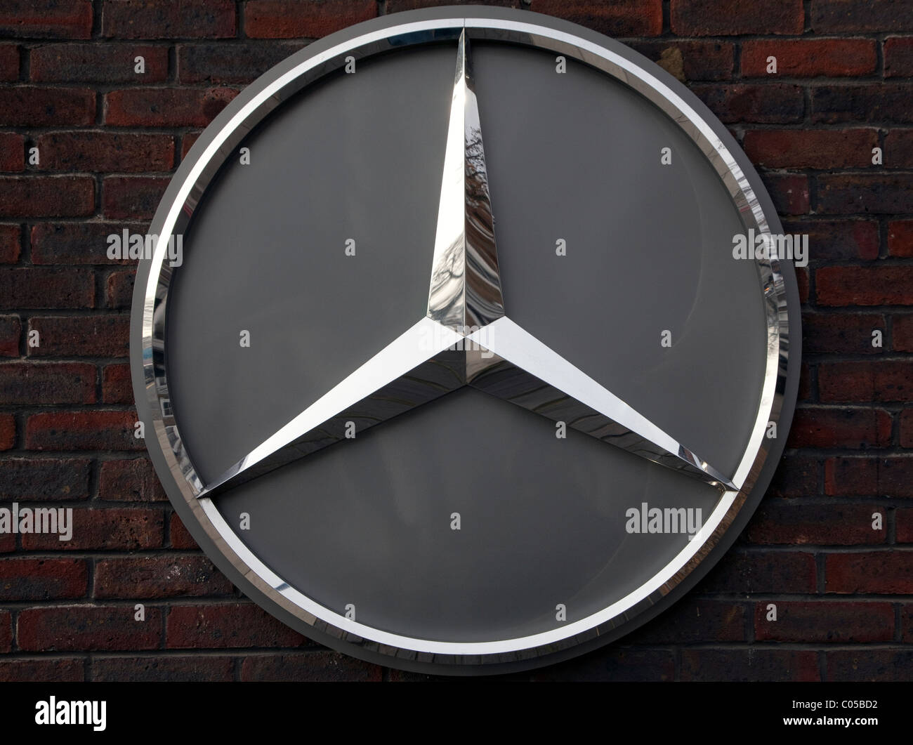 Mercedes benz logo hi-res stock photography and images - Alamy