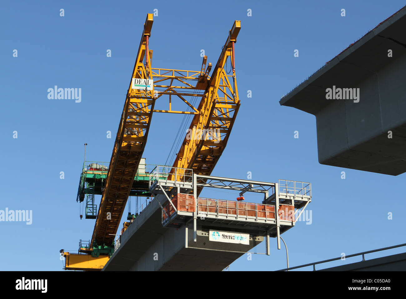 Right angle triangle building hi-res stock photography and images - Alamy